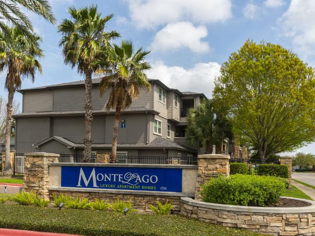 2 BR, 2 BA Apartment 11881 Gulf Pointe Drive Unit D27, Houston, TX 77089