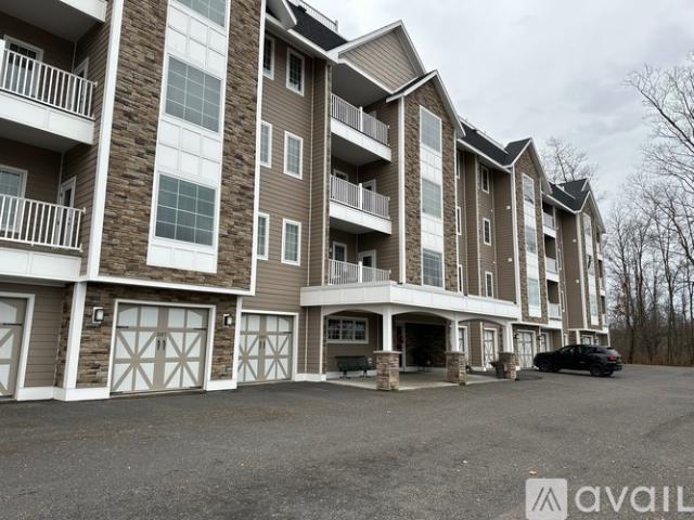 2 BR, 2 BA Apartment 118 Copeland Ct, Unit 205, New Hartford, NY 13413
