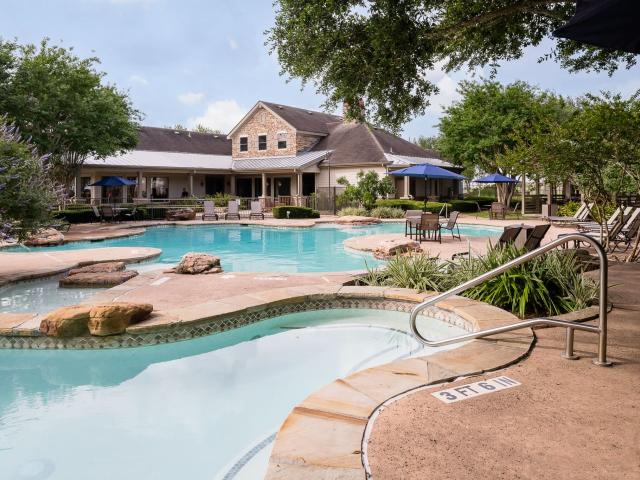 2 BR, 2 BA Apartment 11900 City Park Central Ln Unit 1308, Houston, TX 77047