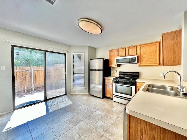 2 BR, 2 BA Apartment 11901 East Swearingen Drive East, Austin, TX 78758