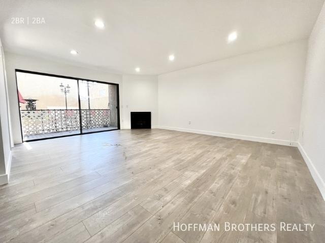 2 BR, 2 BA Apartment 11941 Weddington St, Valley Village, CA 91607