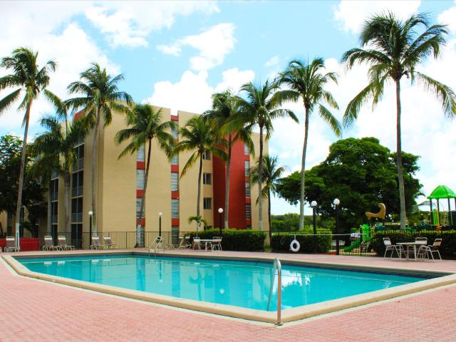 2 BR, 2 BA Apartment 1196 Northwest 40th Avenue Unit 0215, Fort Lauderdale, FL 33313