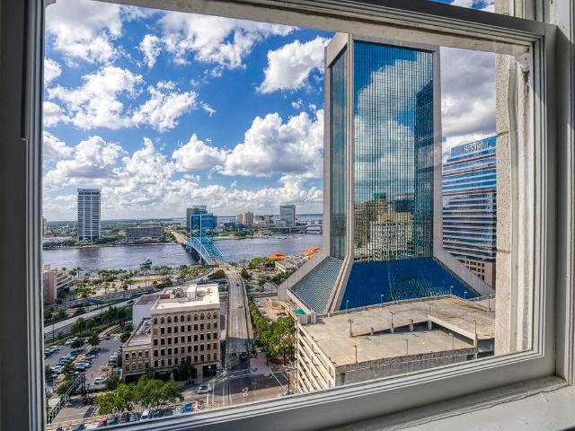 2 BR, 2 BA Apartment 11 E Forsyth St Unit 0601, Jacksonville, FL 32202