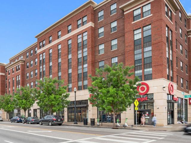 2 BR, 2 BA Apartment 11 East 17th Avenue Unit Private Priced By Bed, Columbus, OH 43201