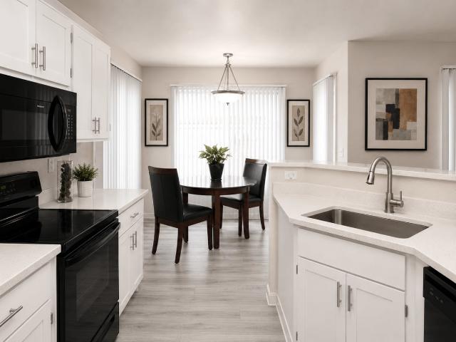 2 BR, 2 BA Apartment 11 East Bell Road Unit 105, Phoenix, AZ 85022
