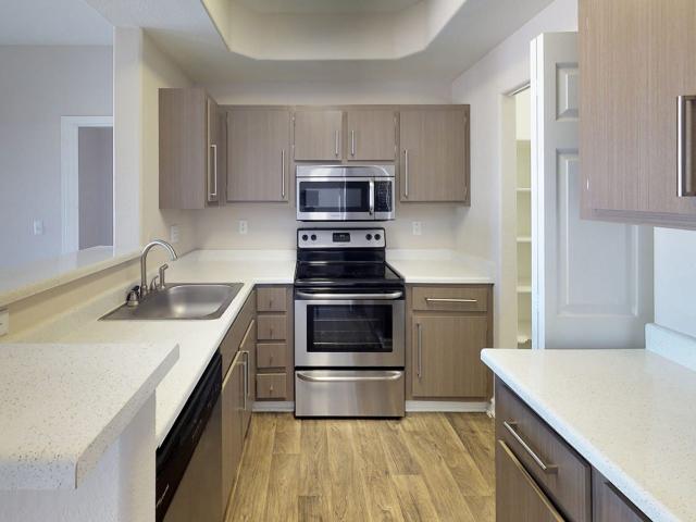 2 BR, 2 BA Apartment 11 East Bell Road Unit 314, Phoenix, AZ 85022