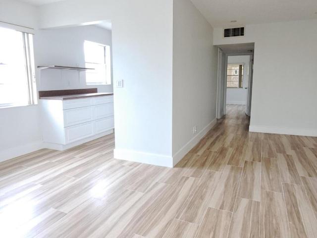 2 BR, 2 BA Apartment 11 Kingswood East, West Palm Beach, FL 33417
