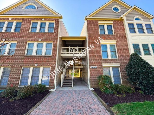 2 BR, 2 BA Apartment 12005 Ridge Knoll Dr, Fairfax, VA 22033