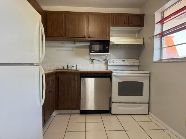 2 BR, 2 BA Apartment 12009 Poinciana Boulevard, Royal Palm Beach, FL 33411