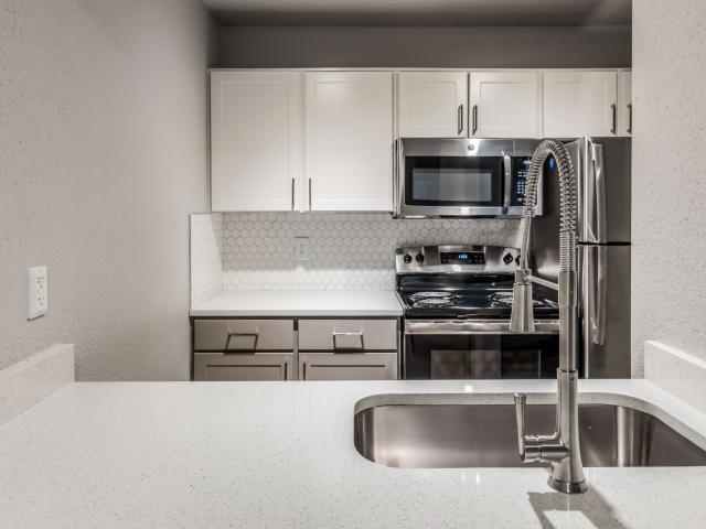 2 BR, 2 BA Apartment 12000 Sawmill Road Unit 606, Spring, TX 77380