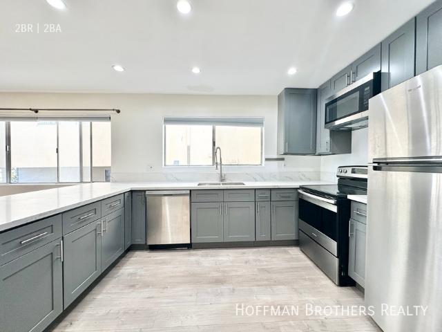 2 BR, 2 BA Apartment 1206 S Holt Ave, Los Angeles, CA 90035