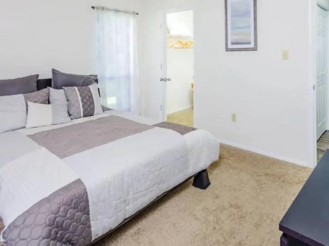 2 BR, 2 BA Apartment 1207 Kelston Place Unit 103, Charlotte, NC 28212