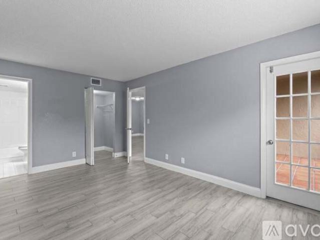 2 BR, 2 BA Apartment 120 Sparrow Dr, Unit 205, Royal Palm Beach, FL 33411