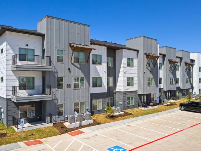 2 BR, 2 BA Apartment 12115 Creedmoor Municipal Drive Unit 5202, Buda, TX 78610