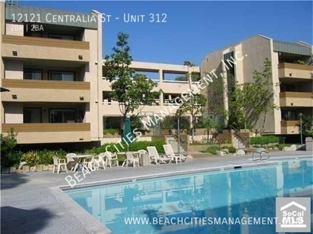 2 BR, 2 BA Apartment 12121 Centralia St, Lakewood, CA 90715