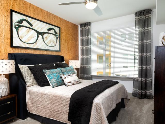 2 BR, 2 BA Apartment 1212 E 5th St, Austin, TX 78702