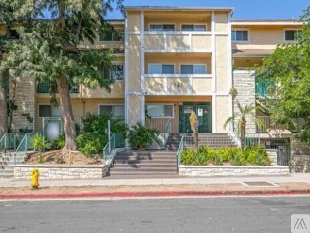 2 BR, 2 BA Apartment 121 Sinclair Avenue, Unit 107, Glendale, CA 91206