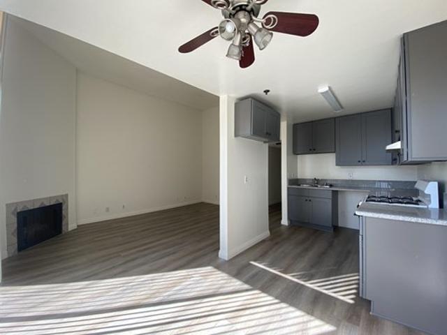 2 BR, 2 BA Apartment 1220 North Las Palmas Avenue Unit 109, Los Angeles, CA 90038