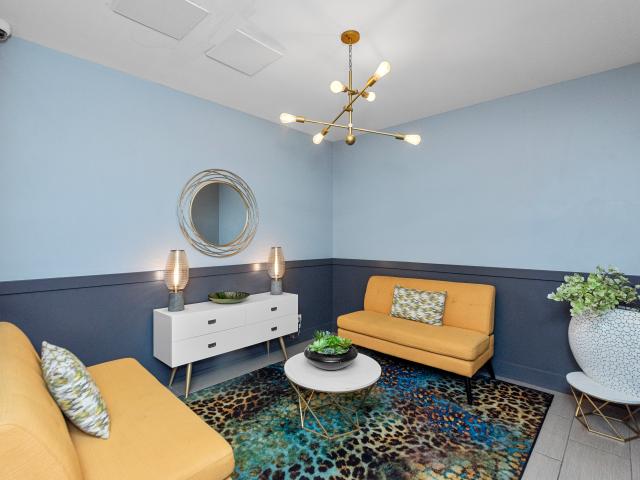 2 BR, 2 BA Apartment 1220 North Lasalle, Chicago, IL 60610