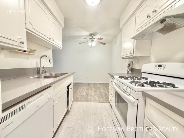 2 BR, 2 BA Apartment 1221 Amherst Ave, Los Angeles, CA 90025
