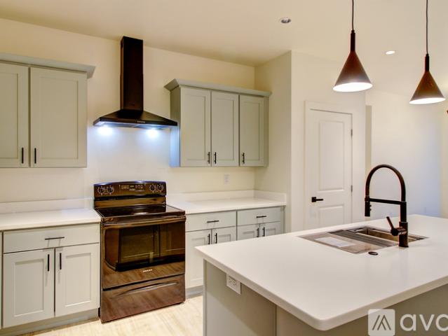 2 BR, 2 BA Apartment 1221 East Emma Drive, Unit 112, Flagstaff, AZ 86001