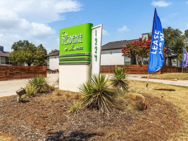 2 BR, 2 BA Apartment 1224 East Lamar Boulevard Unit P 2404, Arlington, TX 76011