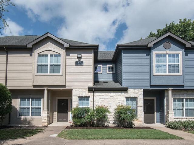 2 BR, 2 BA Apartment 1225 W Slaughter Ln, Austin, TX 78748