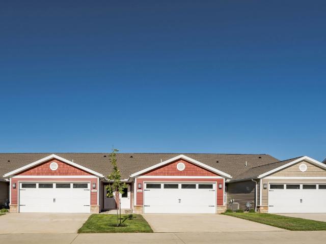 2 BR, 2 BA Apartment 122 Redwood Drive Unit 241P, Sandusky, OH 44870