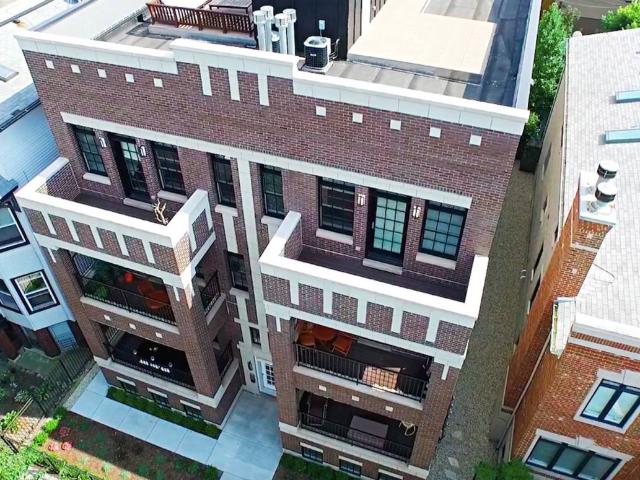 2 BR, 2 BA Apartment 1241 West Oakdale Avenue Unit 1241 3W, Chicago, IL 60657
