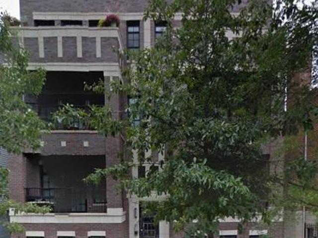2 BR, 2 BA Apartment 1241 West Oakdale, Chicago, IL 60657