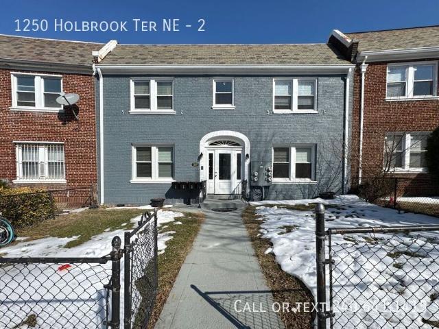 2 BR, 2 BA Apartment 1250 Holbrook Ter NE, Washington, DC 20002