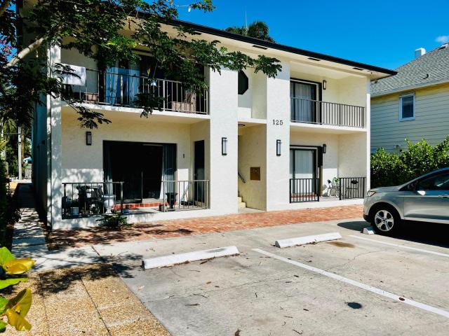2 BR, 2 BA Apartment 125 South Palmway, Lake Worth Beach, FL 33460
