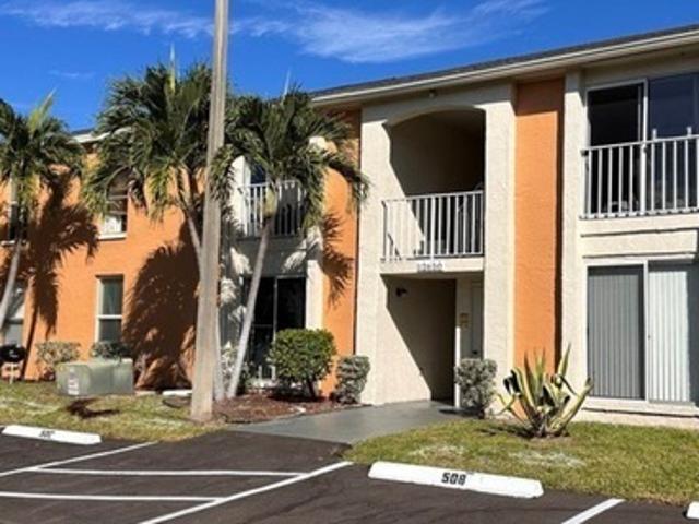 2 BR, 2 BA Apartment 12650 Kenwood Lane, Unit A, Fort Myers, FL 33907
