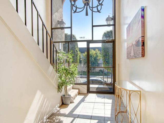 2 BR, 2 BA Apartment 12707 Mitchell Avenue Unit 205, Los Angeles, CA 90066