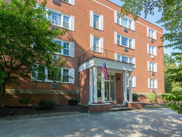 2 BR, 2 BA Apartment 12700 Fairhill Road Unit FH203, Cleveland, OH 44120