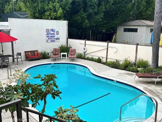 2 BR, 2 BA Apartment 12801 Moorpark Street, Studio City, CA 91604