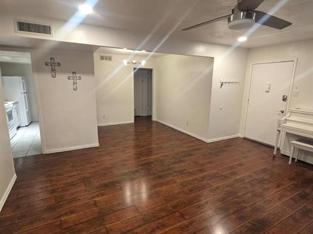 2 BR, 2 BA Apartment 12810 Midway Road, Dallas, TX 75244