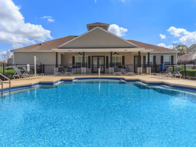 2 BR, 2 BA Apartment 12813 Ware Lane Unit 11 103, Dade City, FL 33525