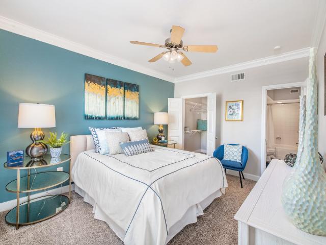 2 BR, 2 BA Apartment 12820 Greenwood Forest Dr Unit 8 810, Houston, TX 77066