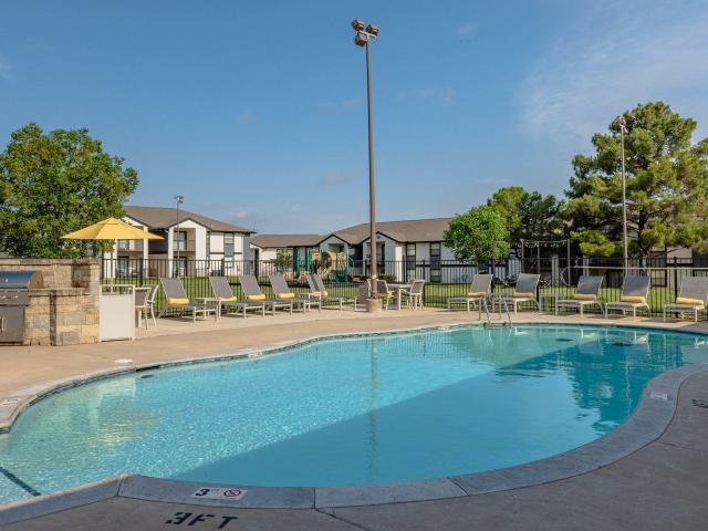2 BR, 2 BA Apartment 12821 Stratford Dr Unit 6, Oklahoma City, OK 73120