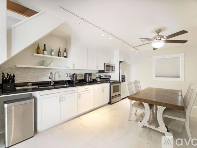 2 BR, 2 BA Apartment 12915 Collecting Canal Road, Unit 201, Loxahatchee Groves, FL 33470