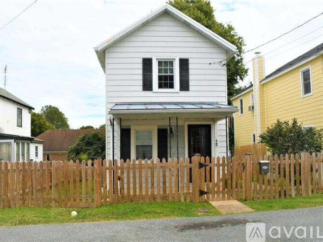 2 BR, 2 BA Apartment 12 Page Street, Berryville, VA 22611