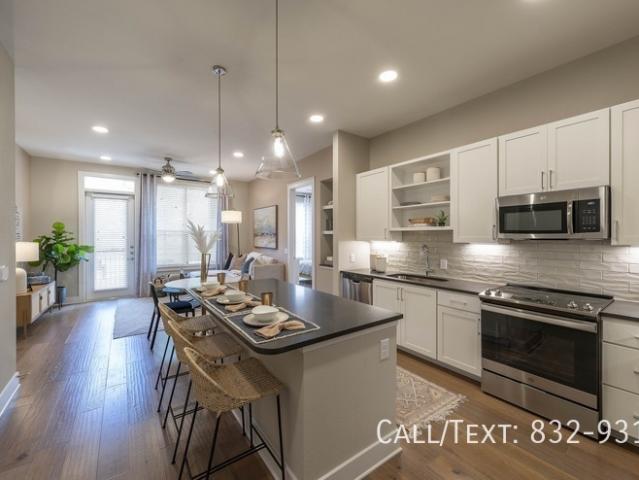 2 BR, 2 BA Apartment 13000 S Kirkwood Rd, Stafford, TX 77477