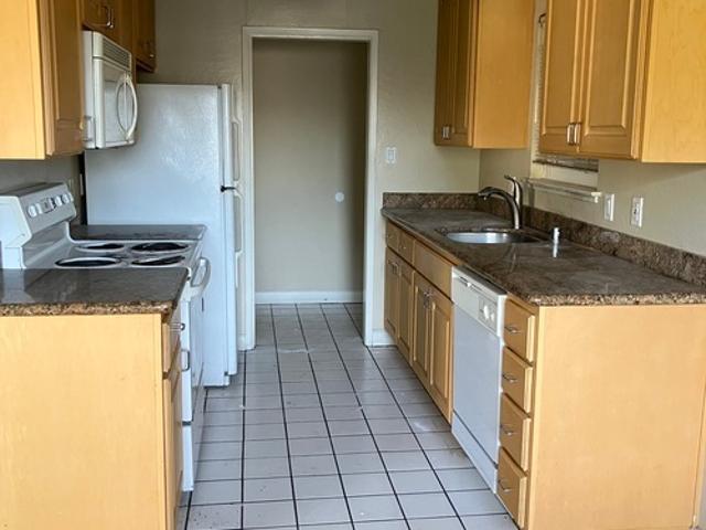 2 BR, 2 BA Apartment 1300 Montecito Avenue, Unit 16, Mountain View, CA 94043