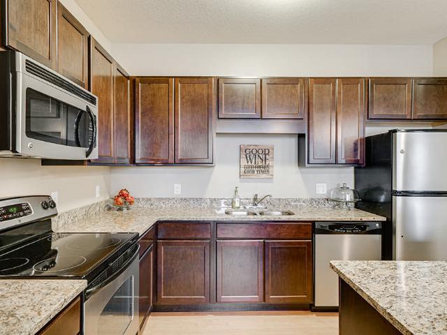 2 BR, 2 BA Apartment 1300 Northwest Parkway Unit 330, Saint Paul, MN 55112