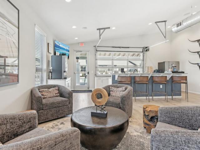 2 BR, 2 BA Apartment 1300 North Lancaster Road Unit 2 beds, 2 baths, $2137, South Elgin, IL 60177