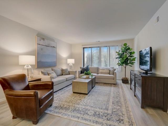 2 BR, 2 BA Apartment 1300 South Finley Road Unit MAR3U, Lombard, IL 60148