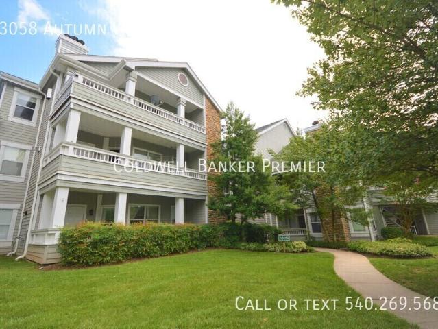 2 BR, 2 BA Apartment 13058 Autumn Woods Way, Fairfax, VA 22033