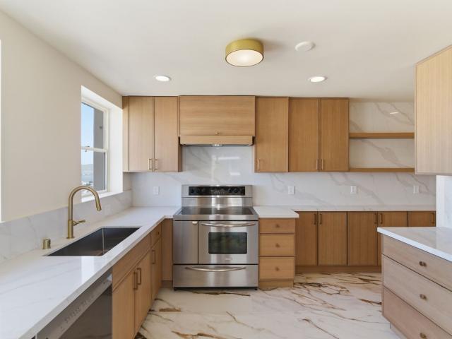 2 BR, 2 BA Apartment 1310 Jones Street, San Francisco, CA 94109