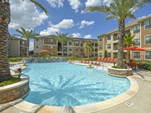 2 BR, 2 BA Apartment 13115 Whittington Dr Unit 10208, Houston, TX 77077